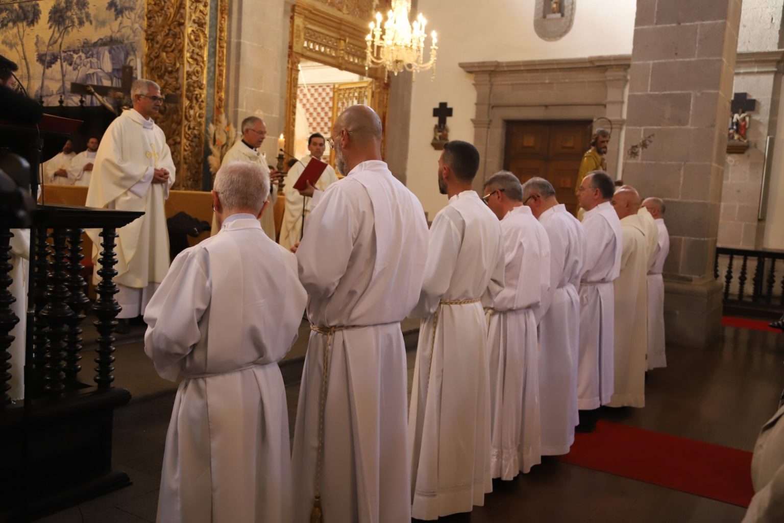 Bispo de Angra vai ordenar sete diáconos permanentes - Seminário de Angra
